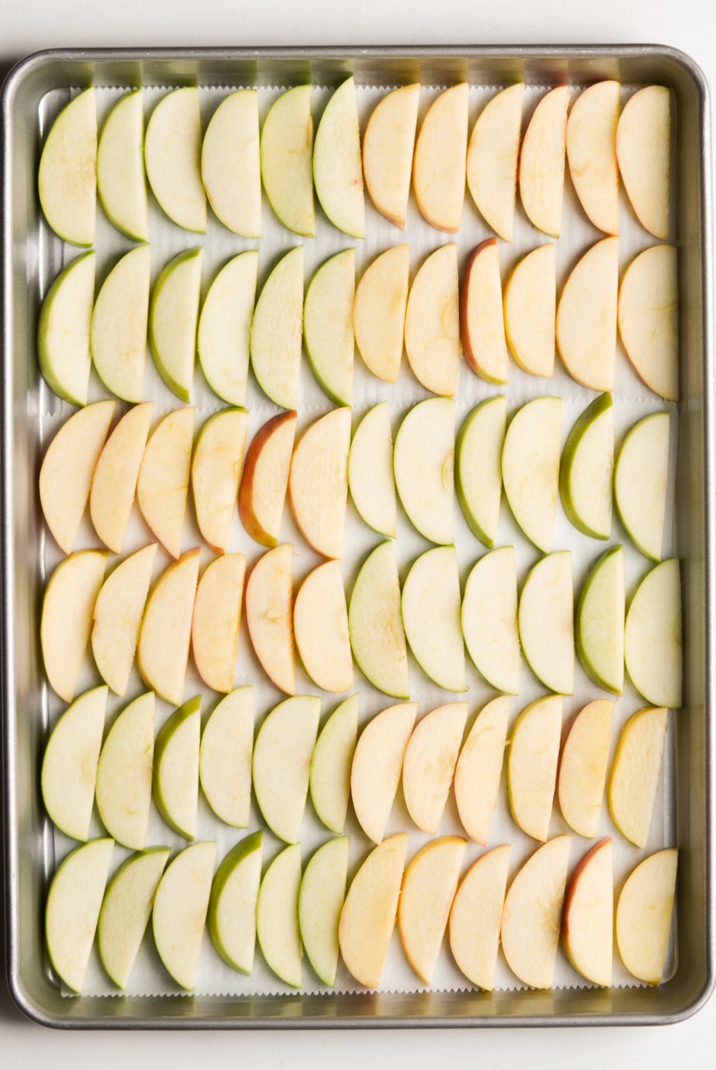 Easy Sheet Pan Caramel Apples (Slices) - Wellness by Kay