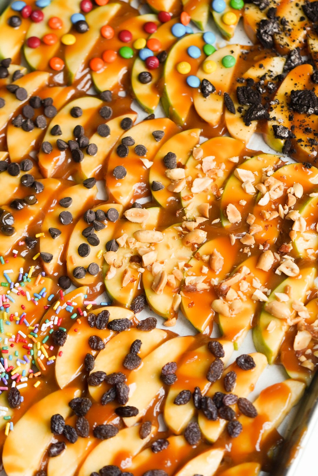 Easy Sheet Pan Caramel Apples (Slices) - Wellness by Kay