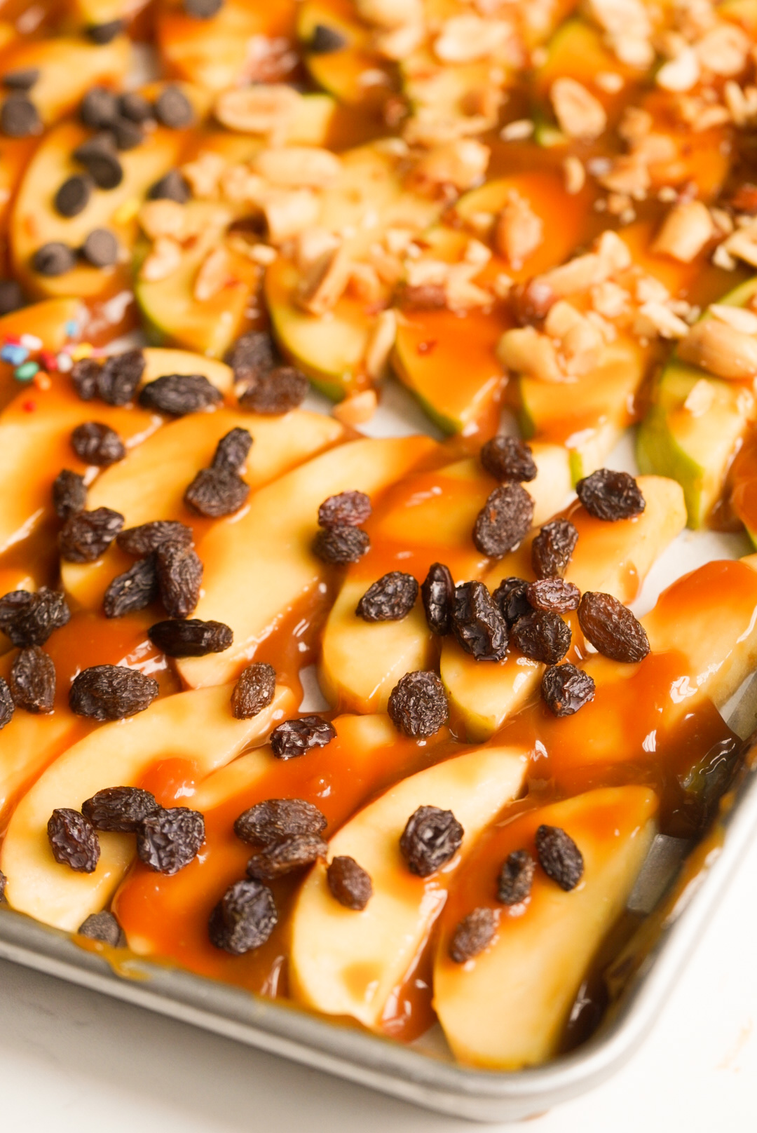 Easy Sheet Pan Caramel Apples (Slices) - Wellness by Kay